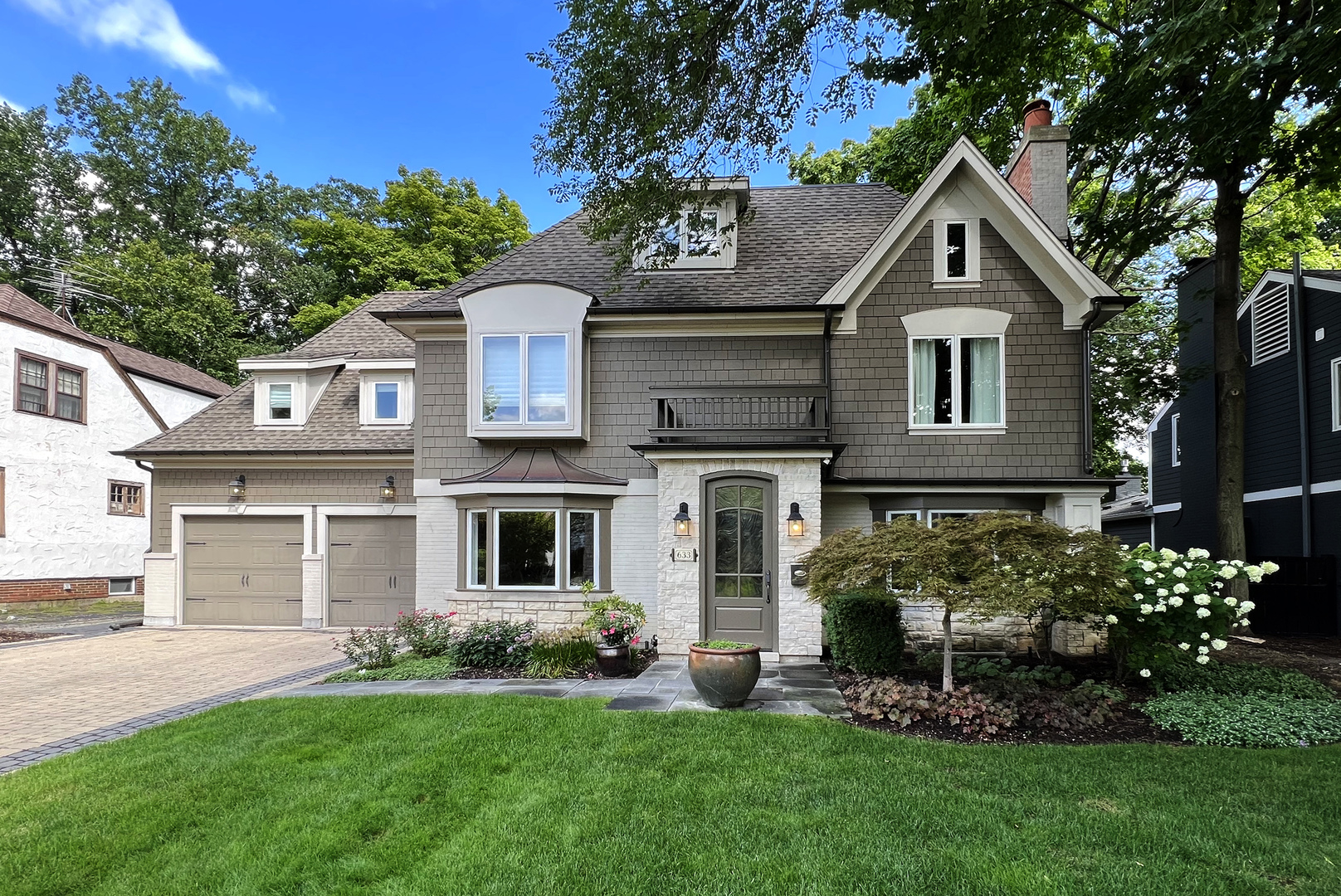 633 S Burton Place, Arlington Heights IL 60005