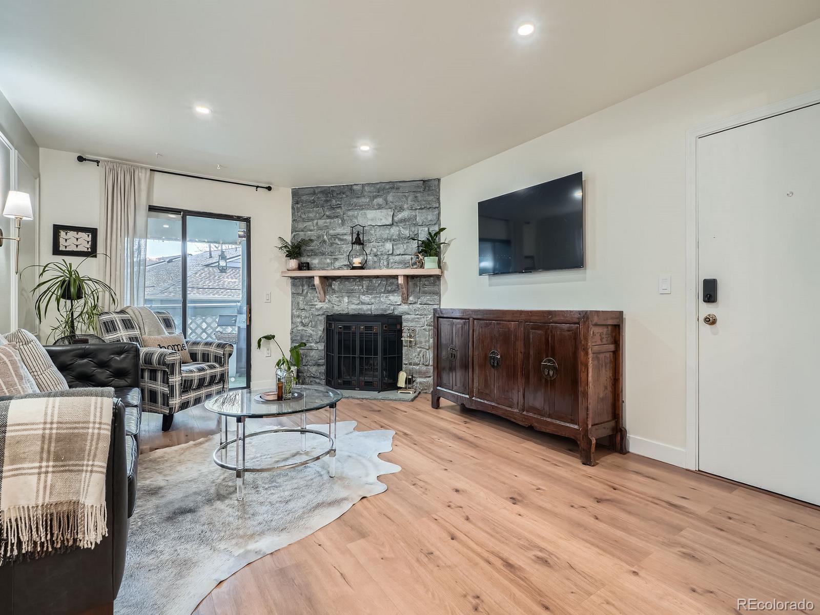 8335 Fairmount Drive Unit 11-203, Denver CO 80247
